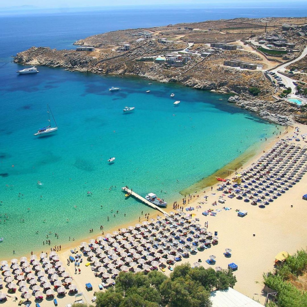 Beaches after Dark: Where to Go for Nightlife