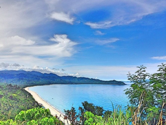 6 Least-Crowded Beaches Near Metro Manila