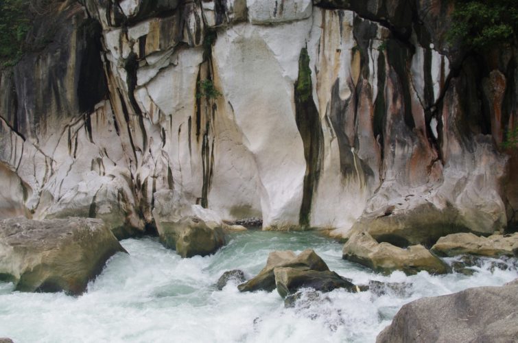 Tinipak River: A Gem by the Foot of a Mountain